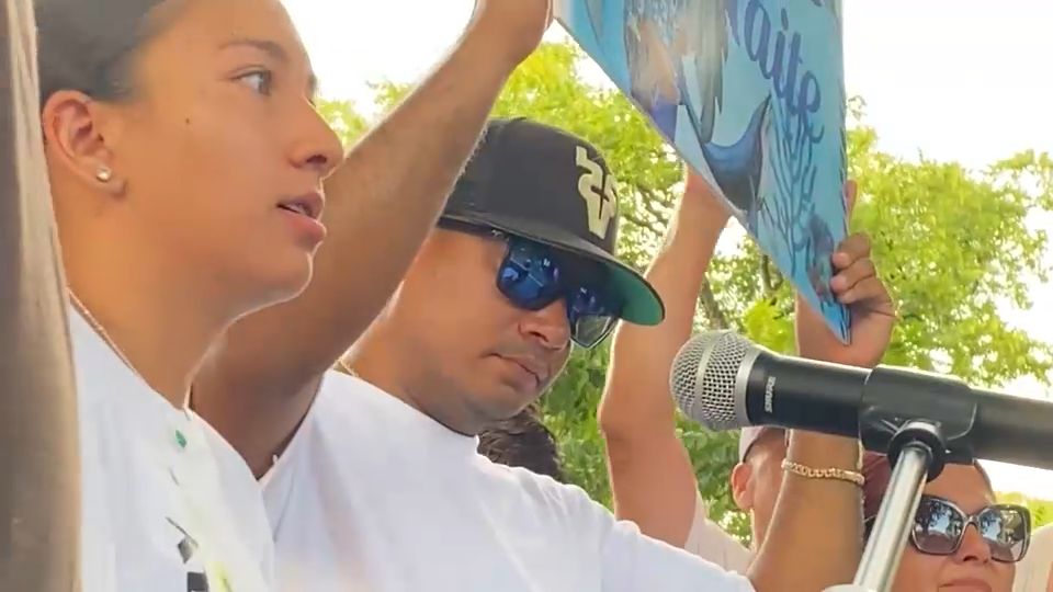 Hundreds stage protest in Uvalde