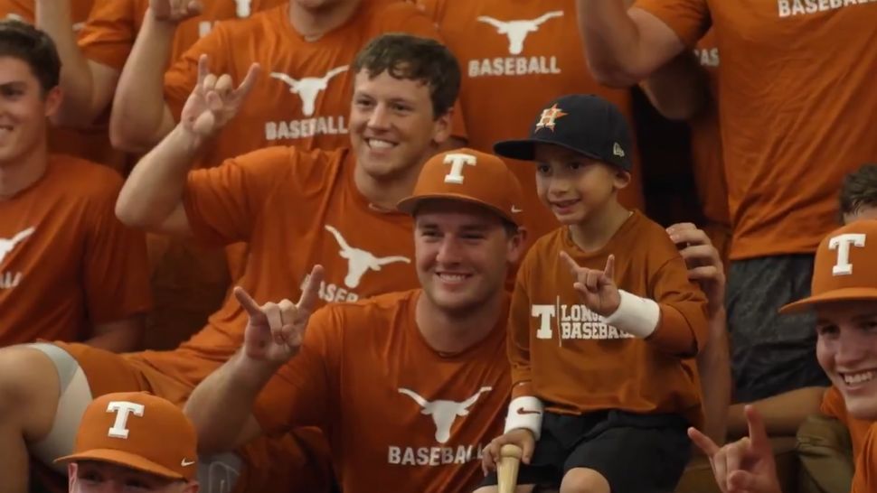 6-Year-Old Get Big Surprise From UT Baseball Team