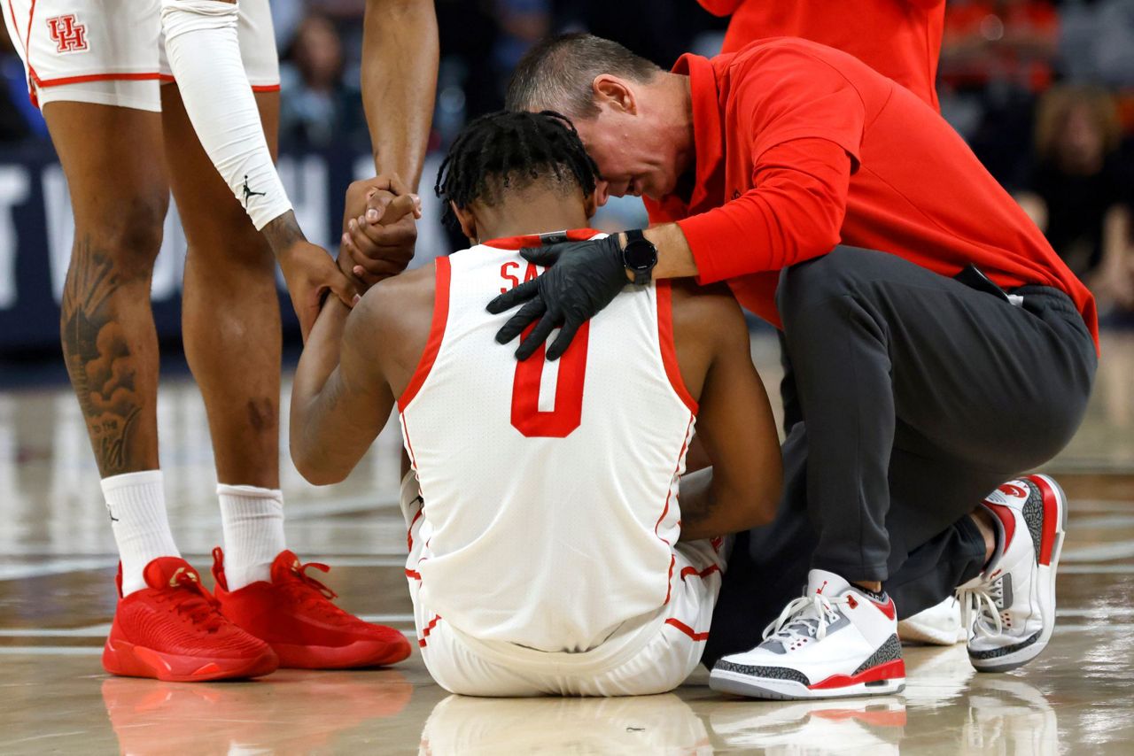 Houston's March Madness hopes may come down to Sasser health