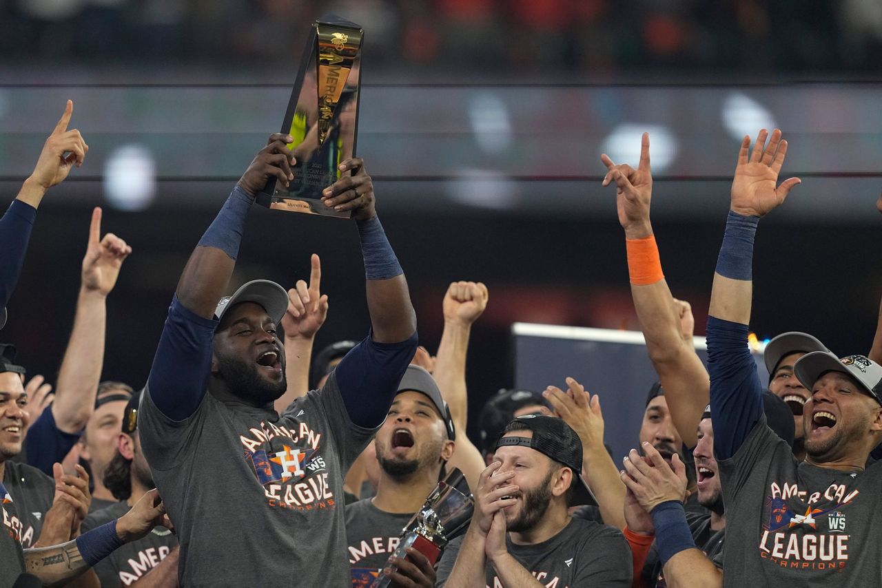 Álvarez returns from double knee surgery to win ALCS MVP