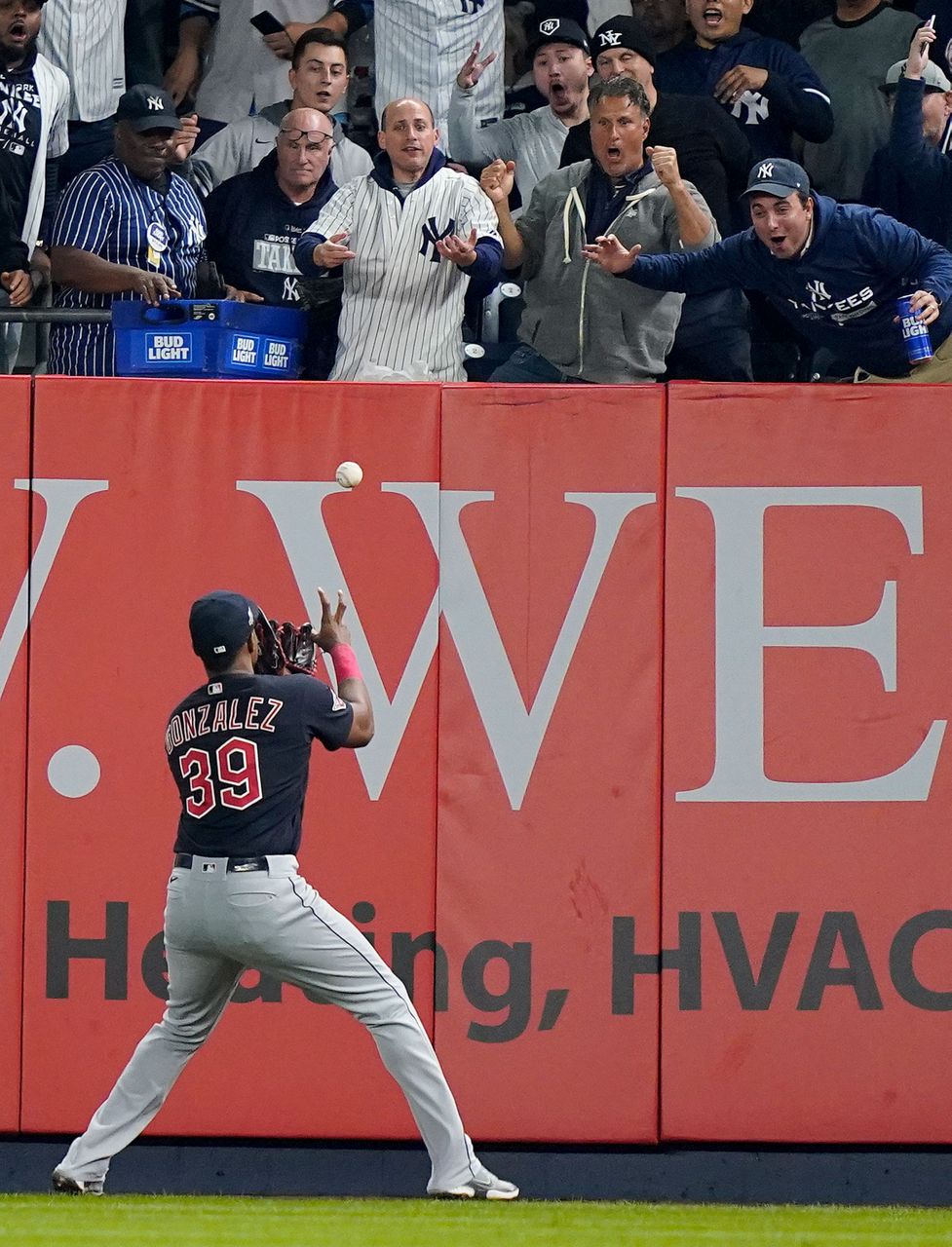 Yankees' Donaldson trots too soon, thrown out on near HR