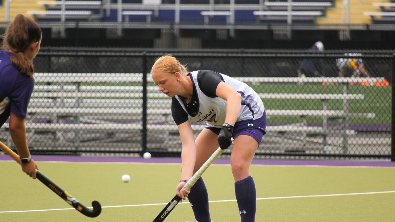 Smisdom, de Ruiter leading UAlbany field hockey