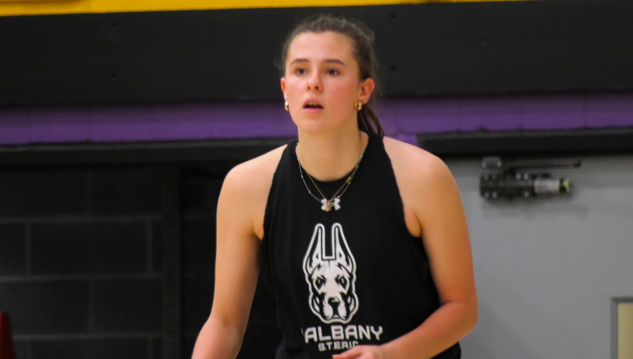 Anna Myhal UAlbany Volleyball Ukraine