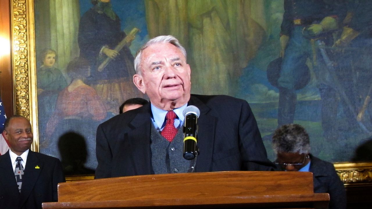 Ex-Wisconsin governor questions hire for UW-Madison leader