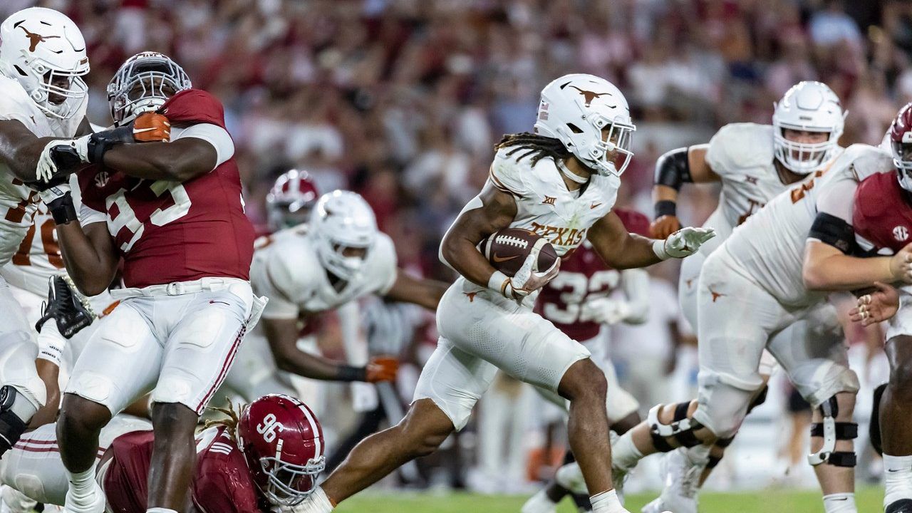 AP Top 25 rankings: Texas or Oklahoma?