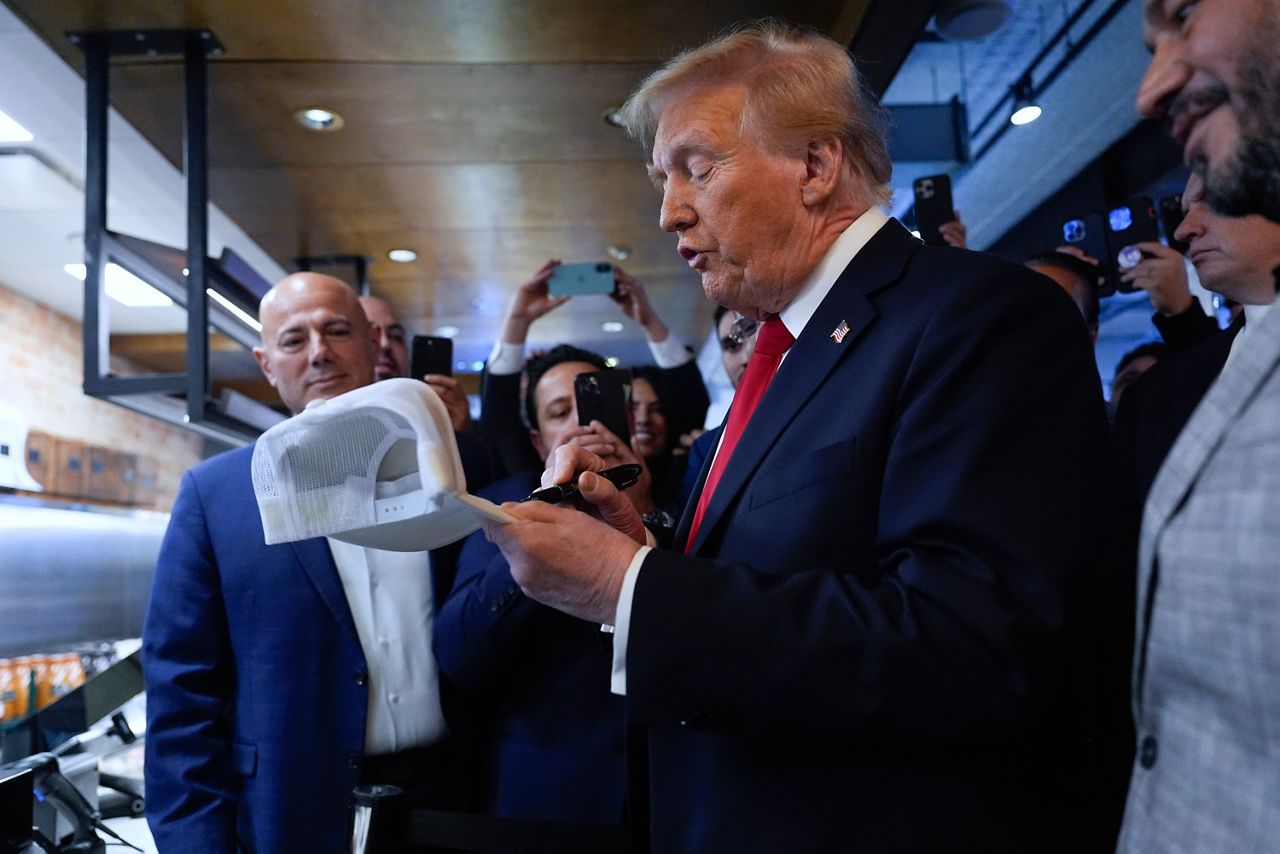 Harris, Trump campaign in Michigan, Wisconsin