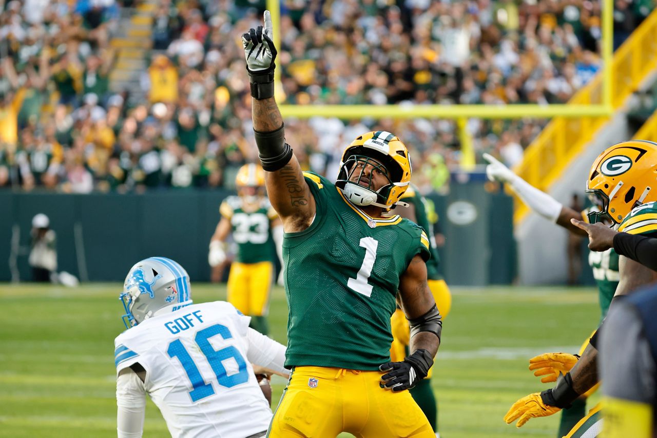 Lions, Packers kick off triple-header with high-stakes game