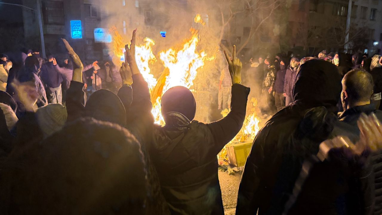 In Iran's protests, observers hear echoes of the past