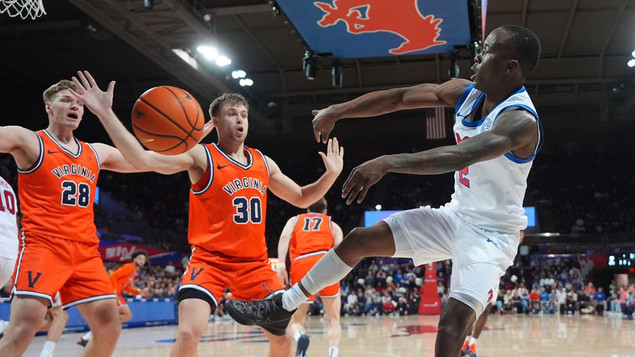 Thomas' 23 points, De Ridder's 17 lead Virginia past SMU