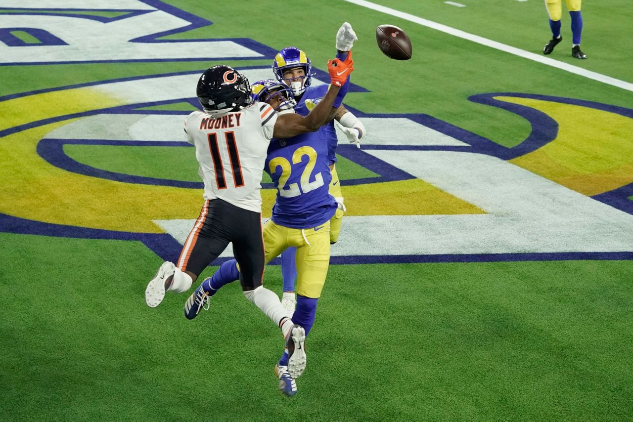 Rams dominate matchup of tough defenses, beat Bears 24-10