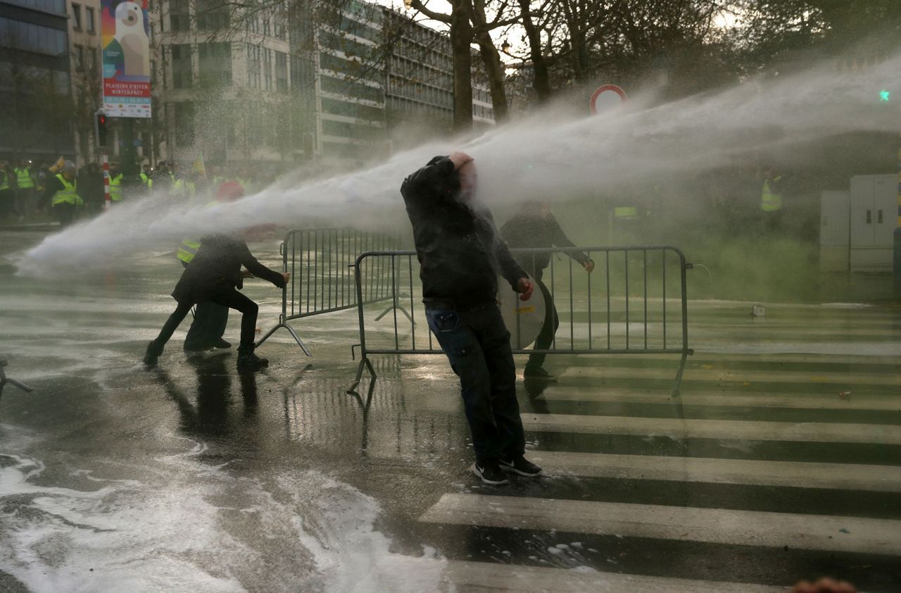 Brussels march mimics 'yellow jacket' France protests