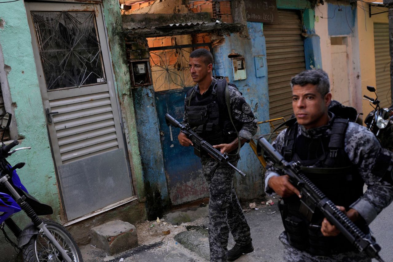 Rio de Janeiro police move to regain control of some favelas