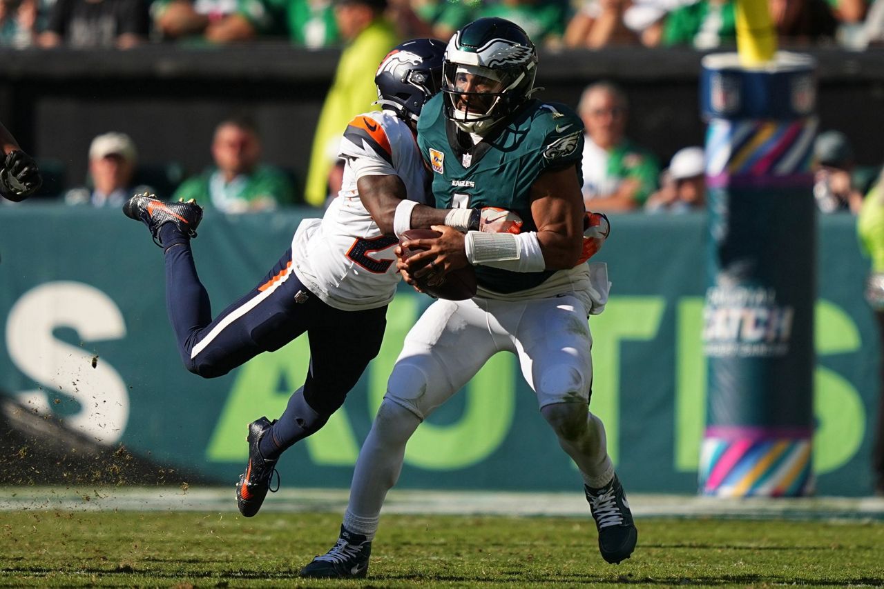Eagles' offensive woes continue as Broncos hand Super Bowl champs their ...