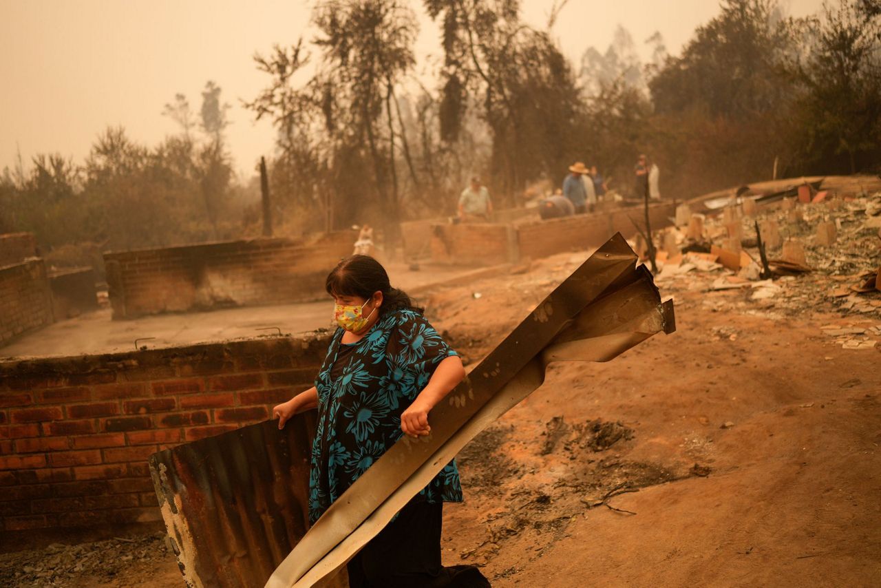 Chile wildfires spread amid heat wave as death toll rises