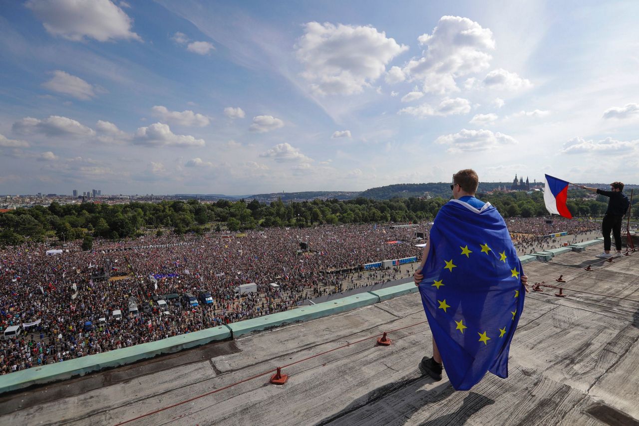 Massive crowd in Prague call for Czech PM's resignation
