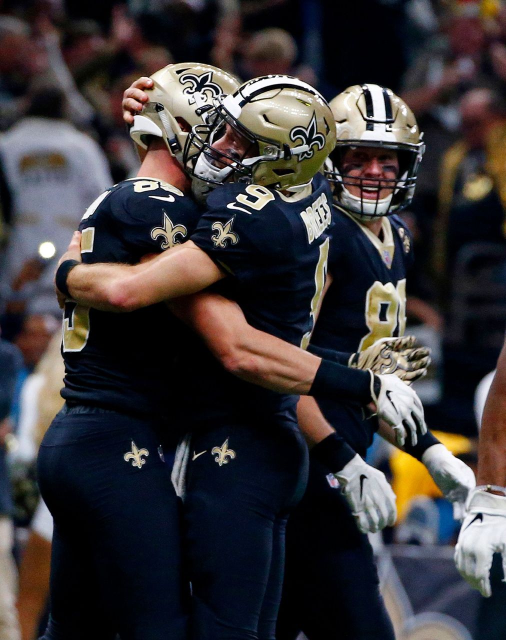 Saints win 10th straight, eliminate Falcons in NFC South