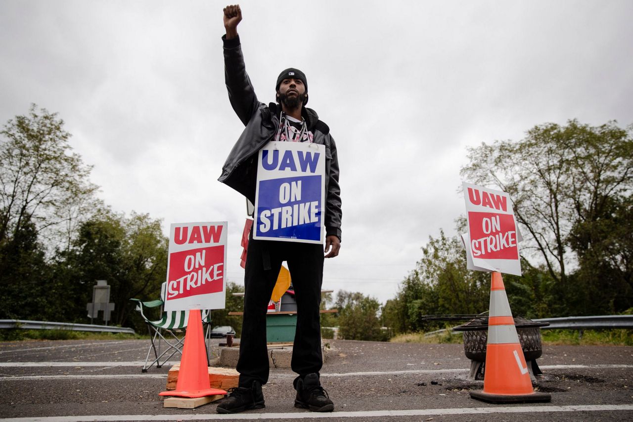 GM and union reach tentative deal that could end strike