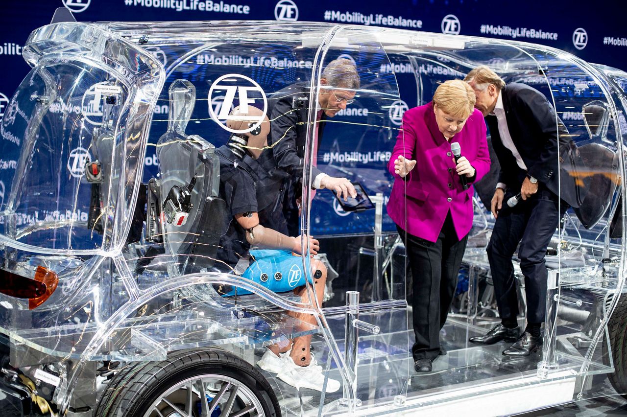 Merkel: Germany, auto industry face 'Herculean' climate task