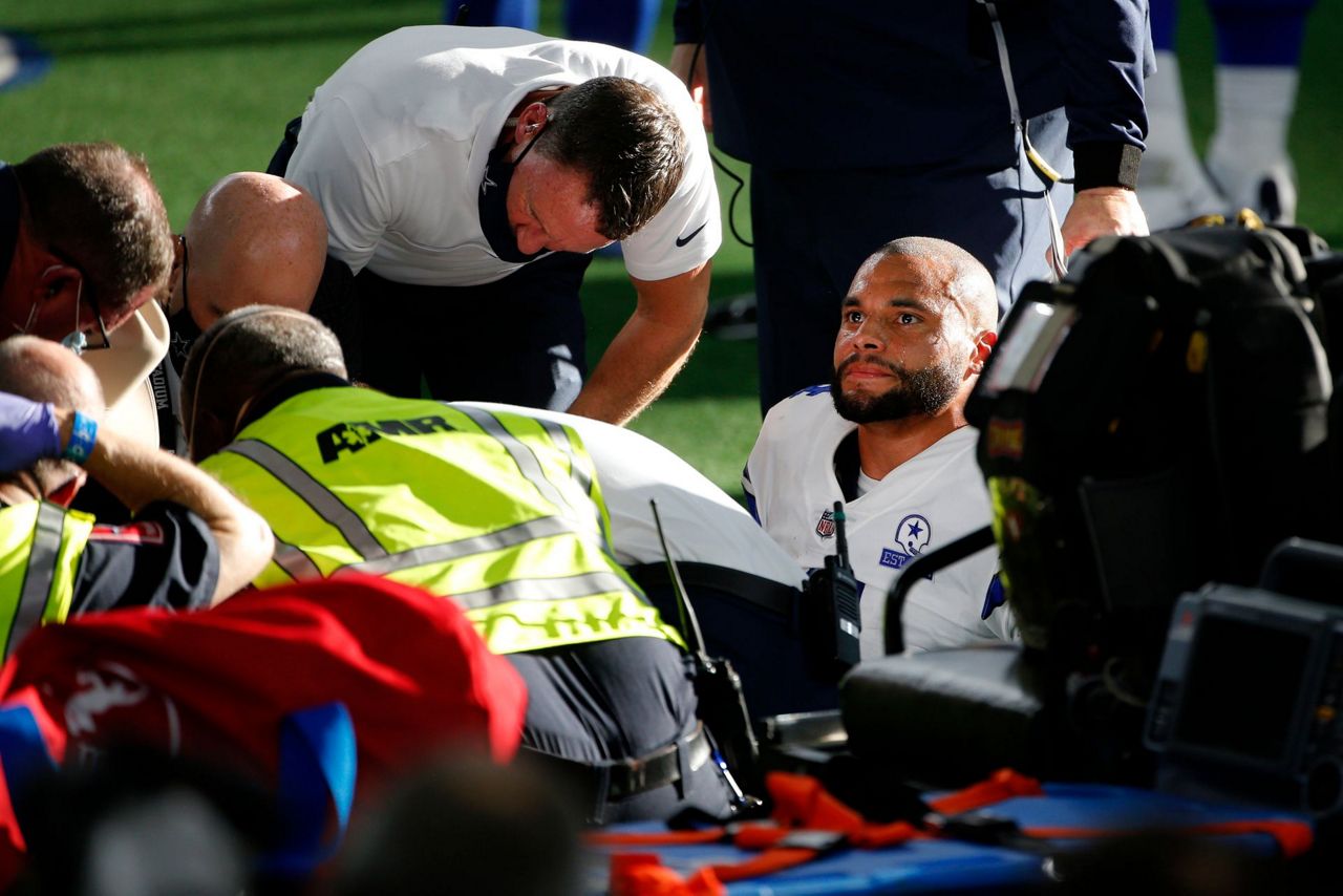 Prescott has gruesome injury, Cowboys rally to beat Giants