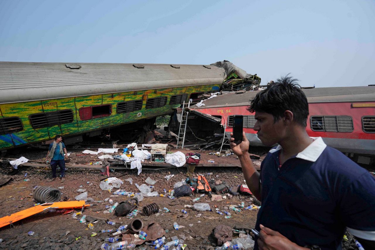 India train crash kills over 280, injures 900 in country's deadliest ...