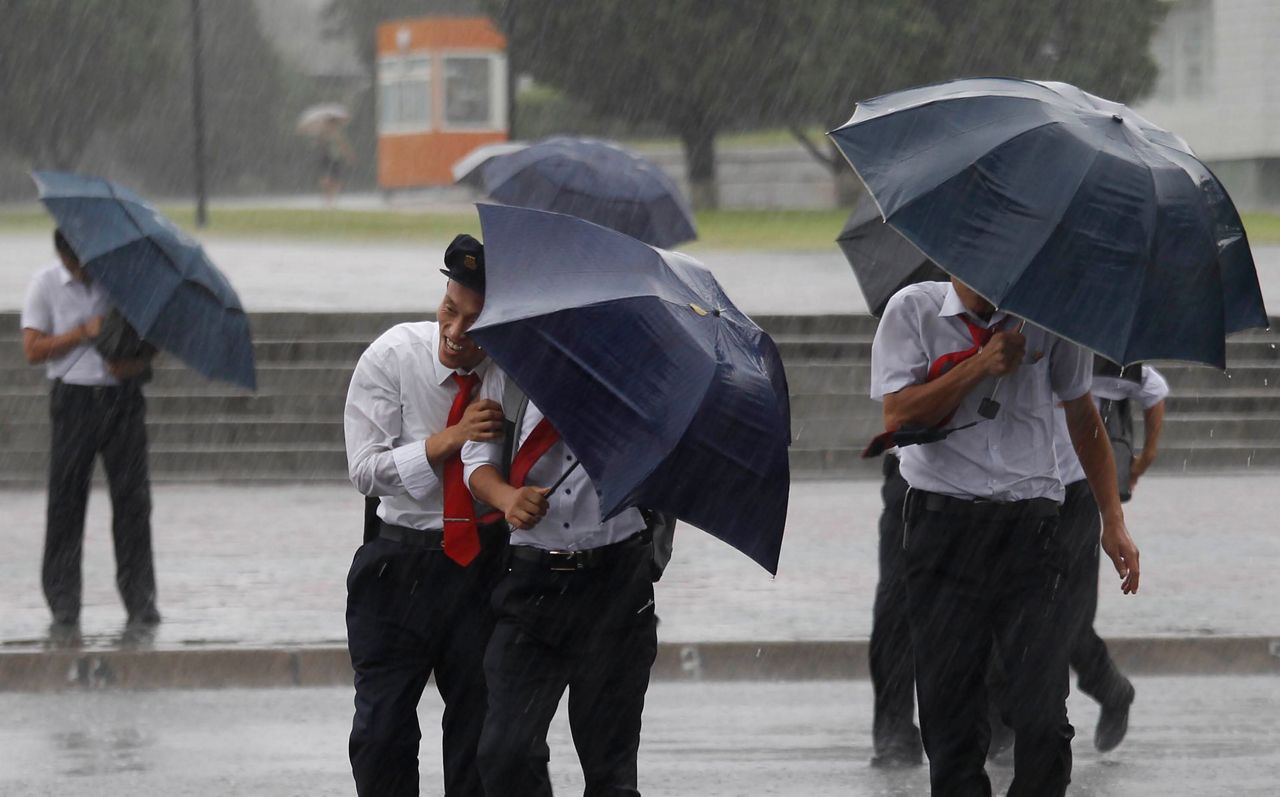 Typhoon leaves thousands of South Korean homes powerless