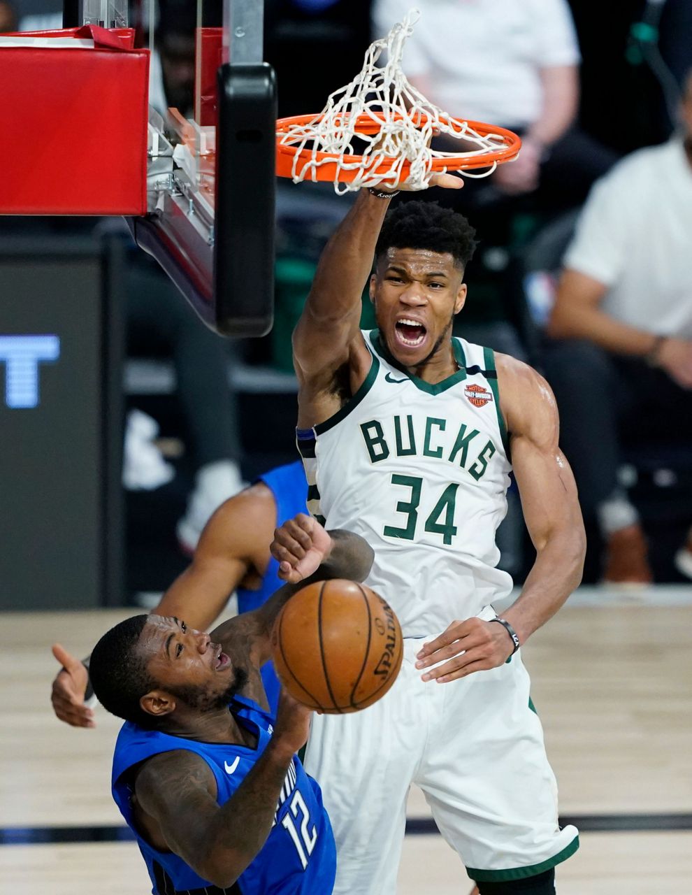 Bucks bounce back, defeat Magic 111-96 to tie series
