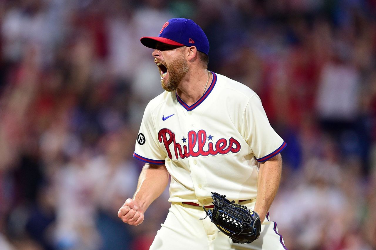 Miller hits 2 HRs, Phillies hold off Mets for 7th straight