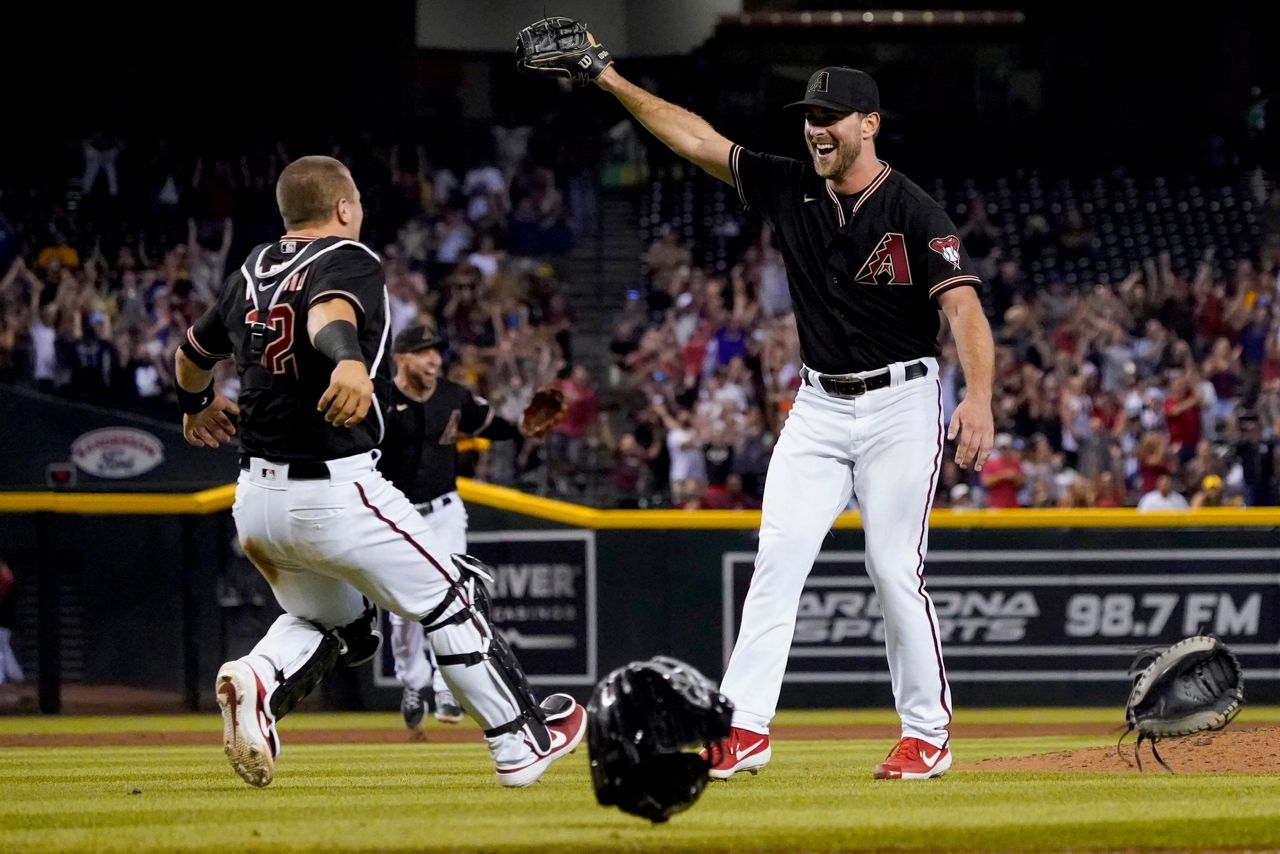 D-backs' Gilbert throws no-hitter in first career start