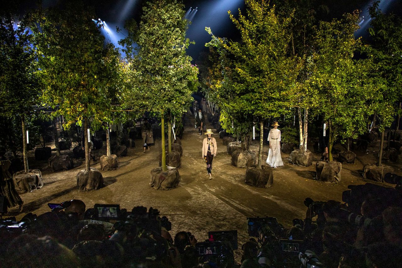 Dior celebrates nature to kick off Paris Fashion Week