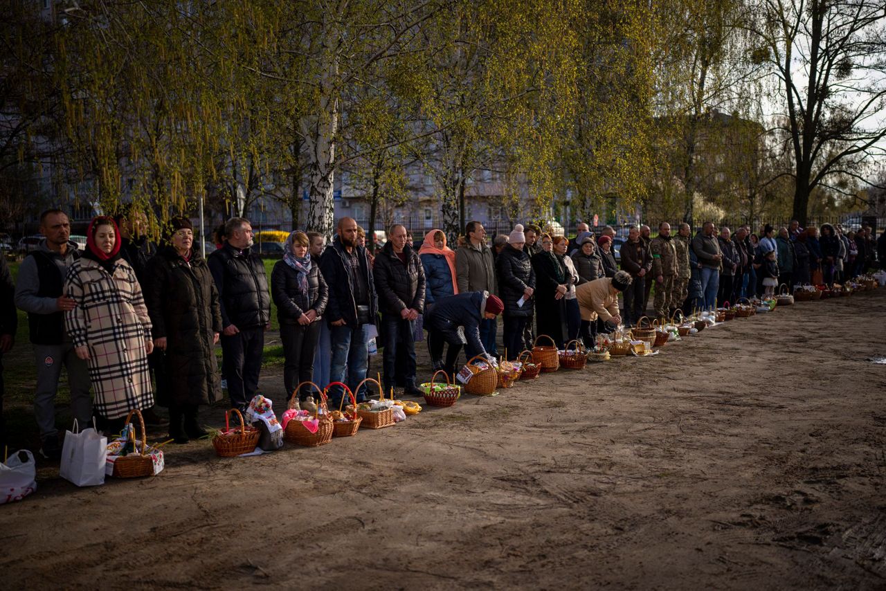 Ukraine marks Orthodox Easter with prayers for those trapped