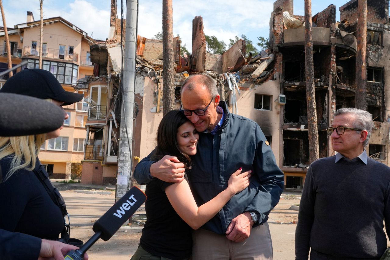 German opposition leader visits Kyiv, Scholz refuses to go