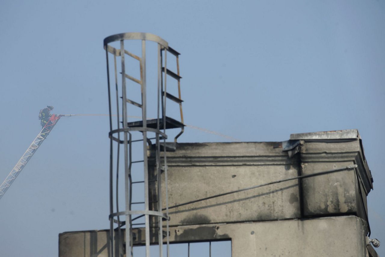 Fire destroys warehouse on San Francisco's Fisherman's Wharf