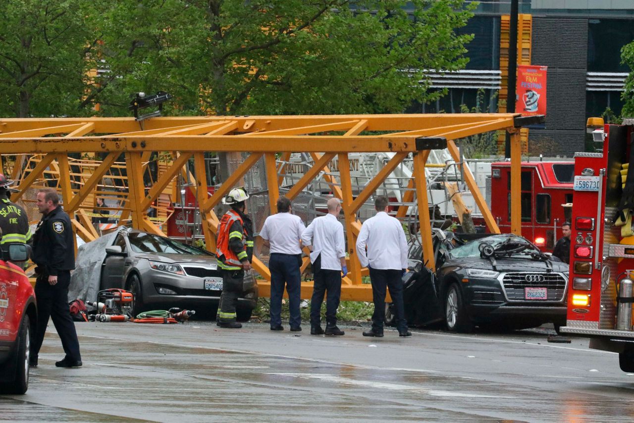 Crane collapses in downtown Seattle on Saturday
