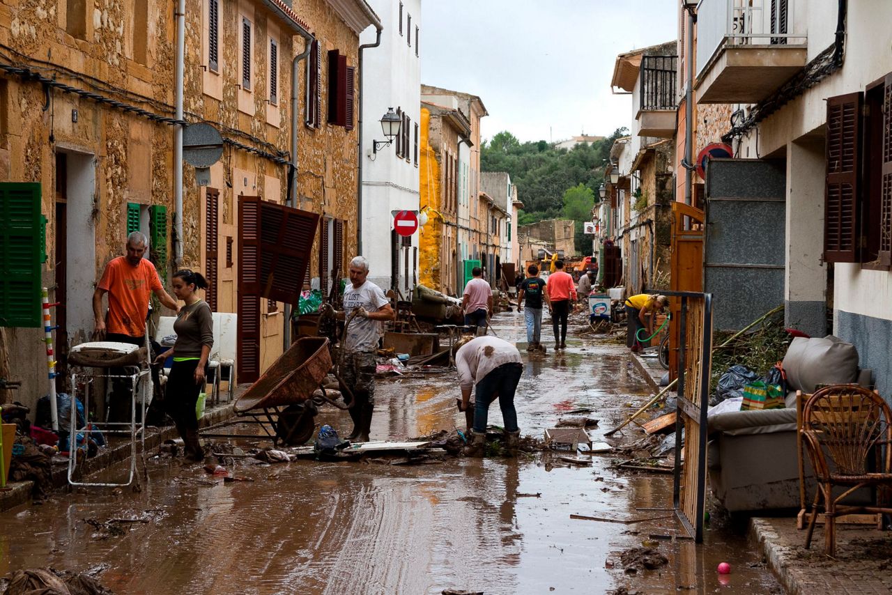 5 dead in torrential flooding in Spain's Mallorca island