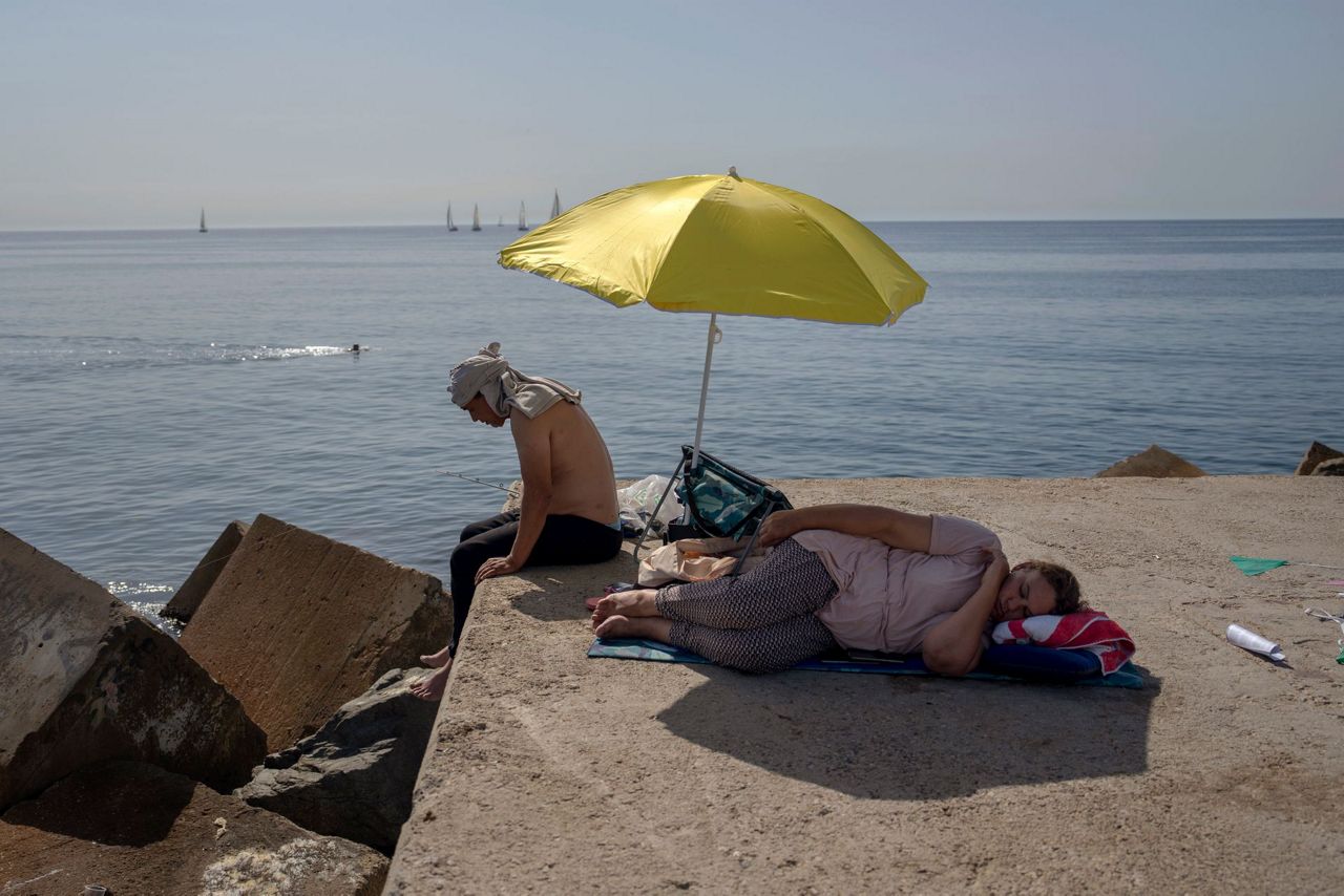 Sweltering streets: Hundreds of homeless die in extreme heat