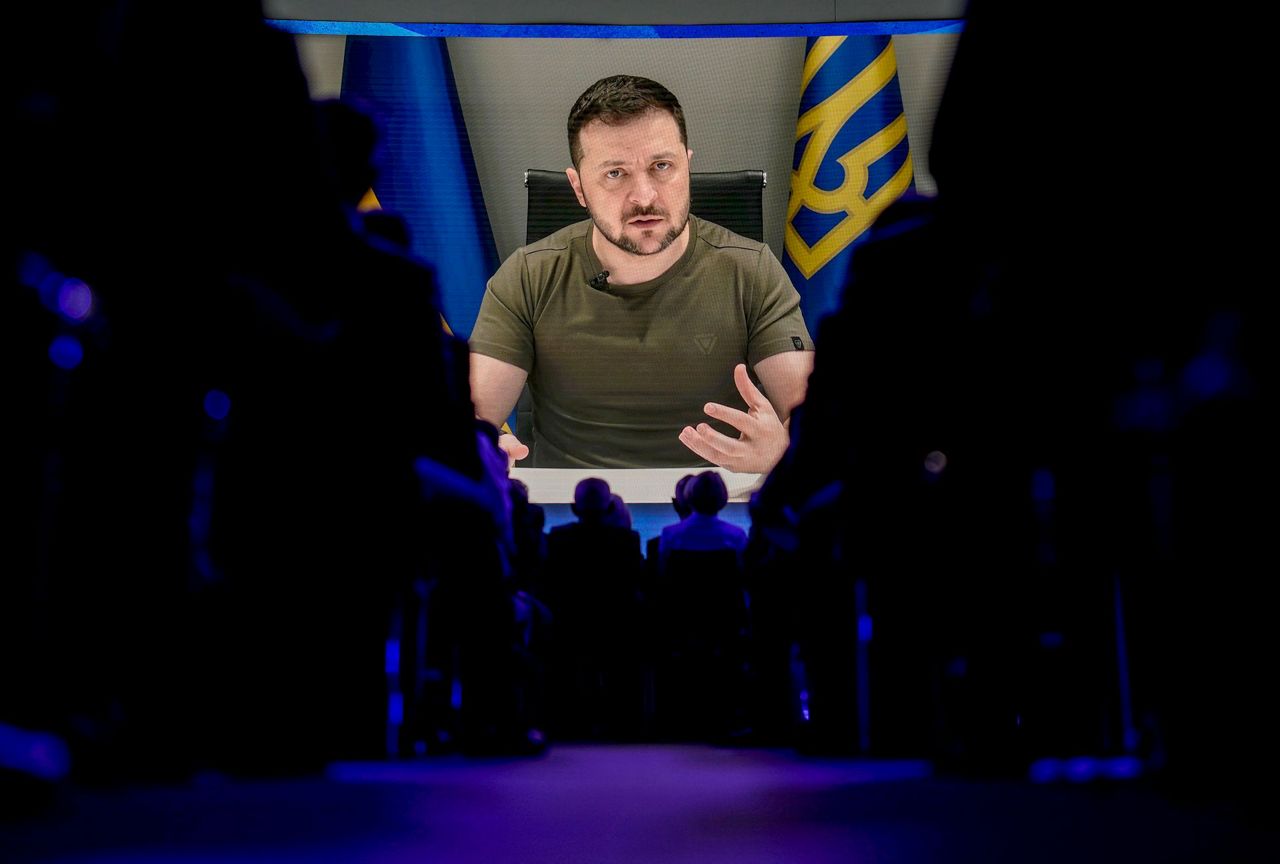 Zelenskyy's speech is focus of 1st day of Davos gathering
