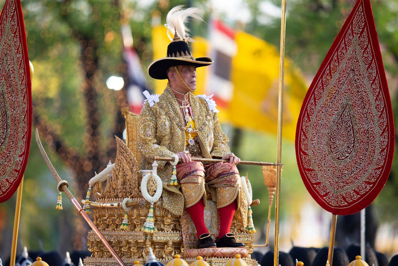 Newly crowned Thai king begins 2nd day of coronation events