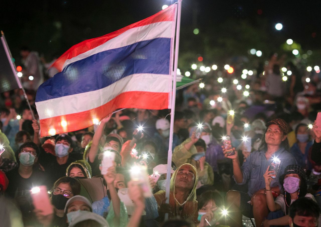 Thai protesters hold ambitious rally for democratic reforms