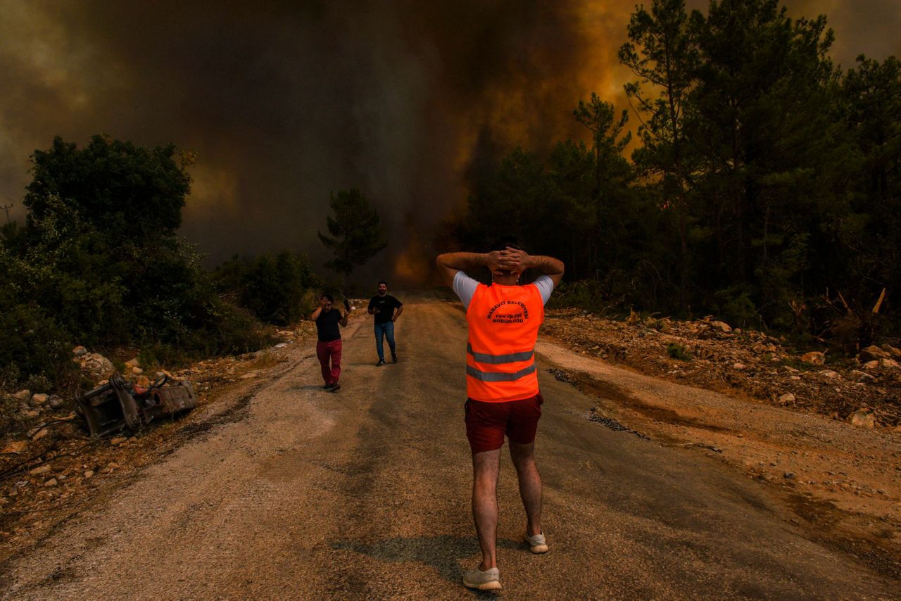 Turkey battles wildfires for 6th day, EU to send planes