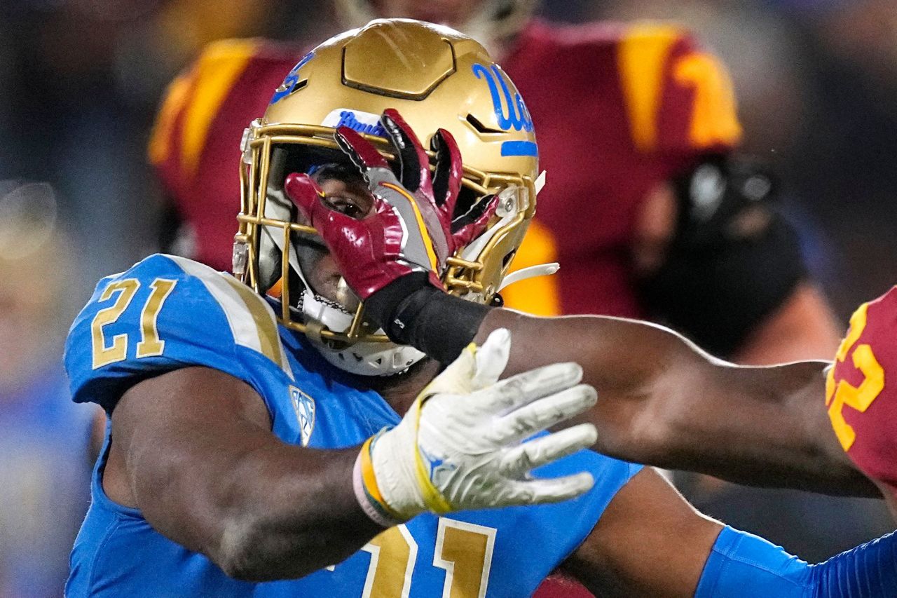 Williams' 470 passing yards puts No. 7 USC over No. 16 UCLA