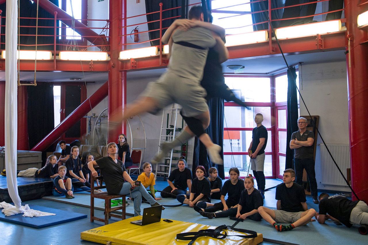 Circus solidarity: Ukrainian performers find home in Hungary