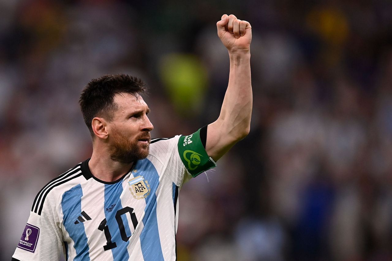 Messi gets in trouble with Mexican boxer Canelo at World Cup