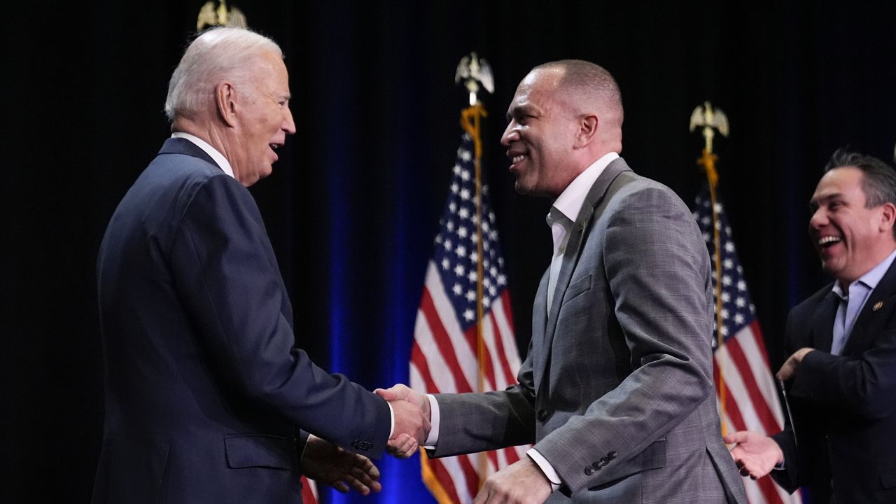 Biden meets with Democrats in Congress to shore up support