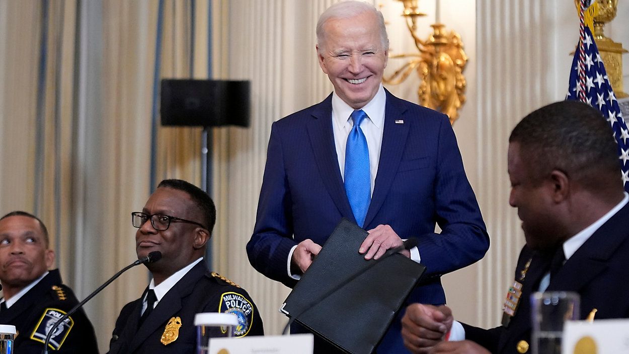 President Biden meets with MPD chief