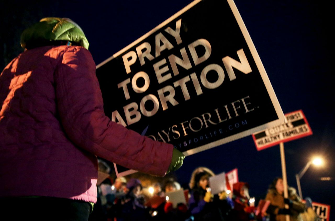 Missouri down to 1 abortion clinic amid legal battle