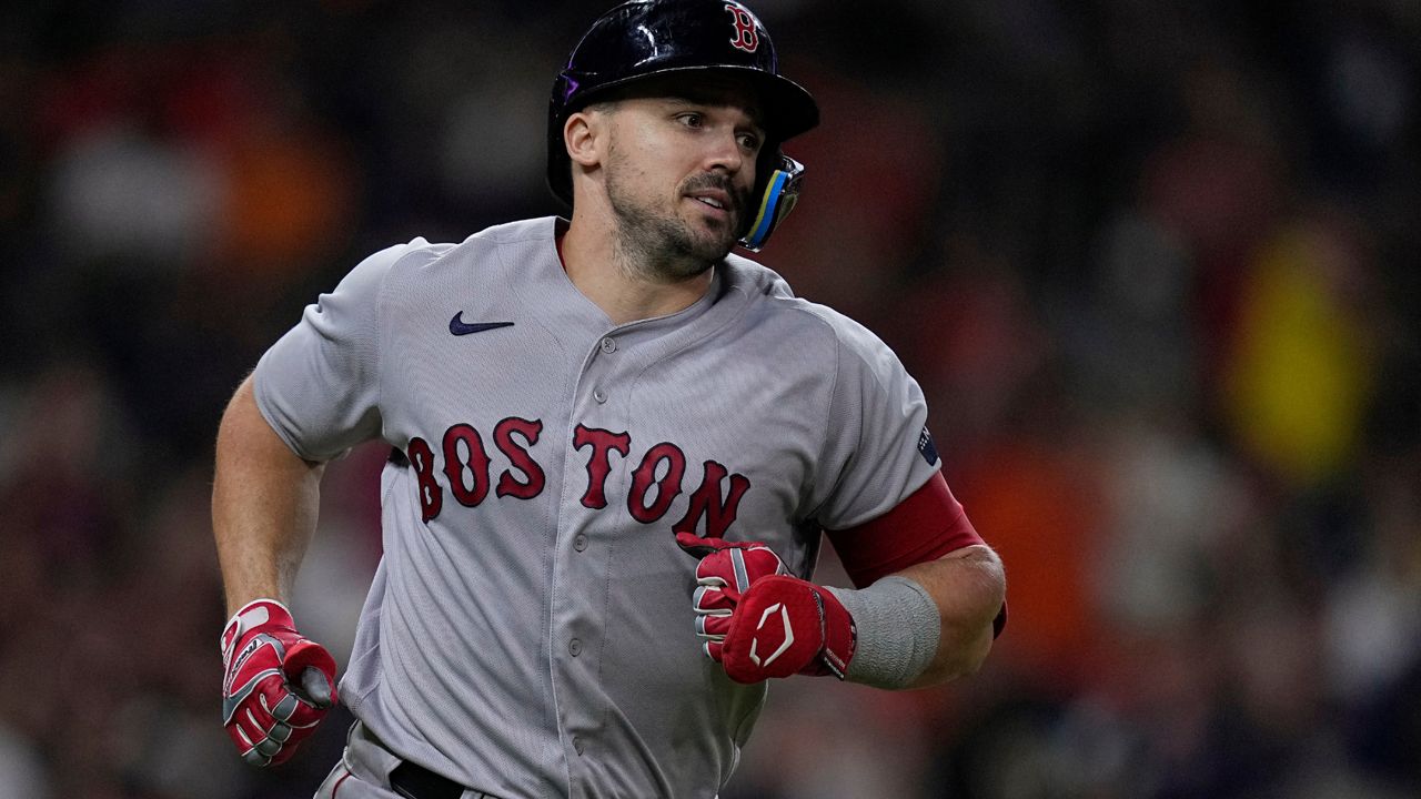 Red Sox has 7-5 victory over the Astros