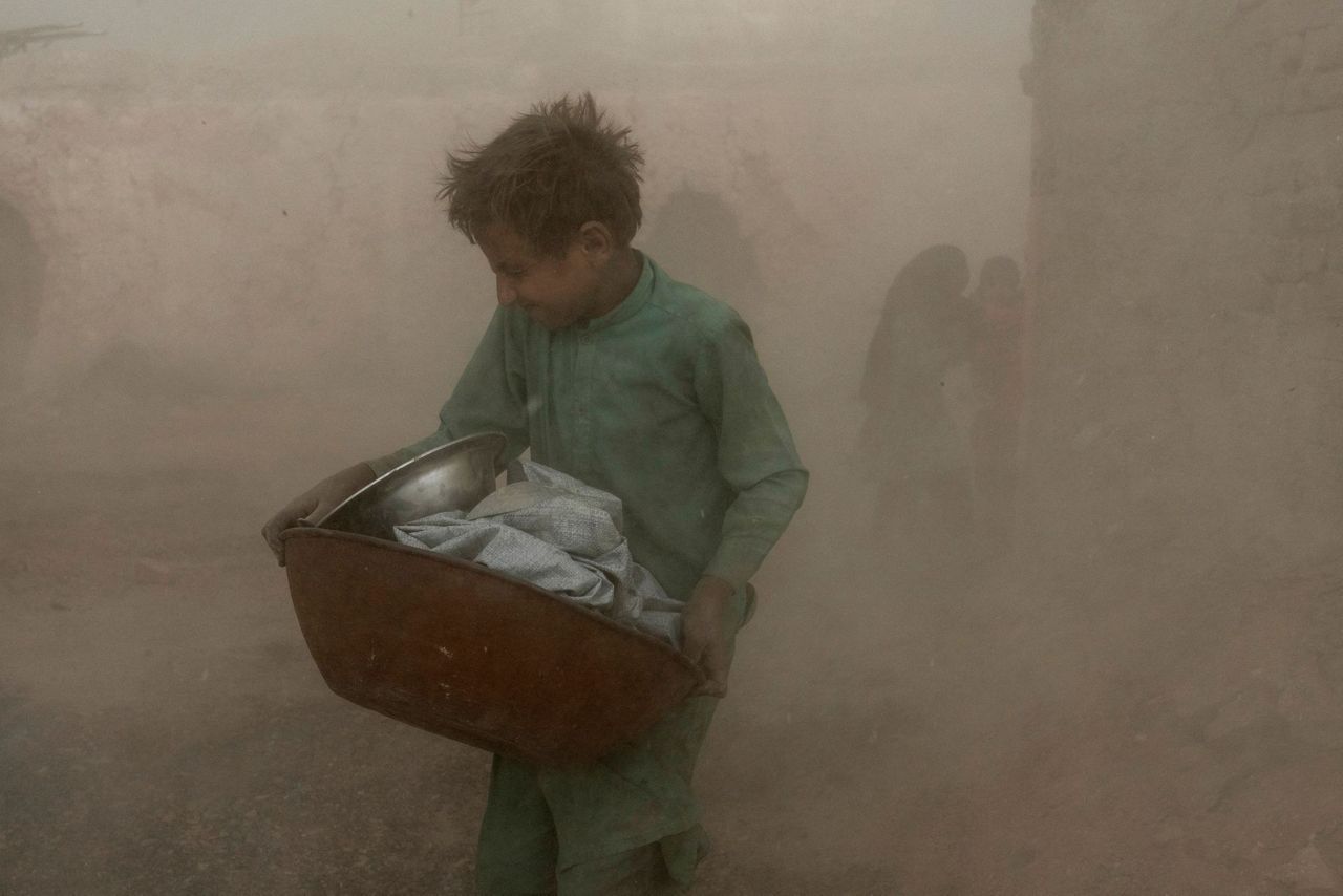 AP PHOTOS: Backbreaking work for kids in Afghan brick kilns