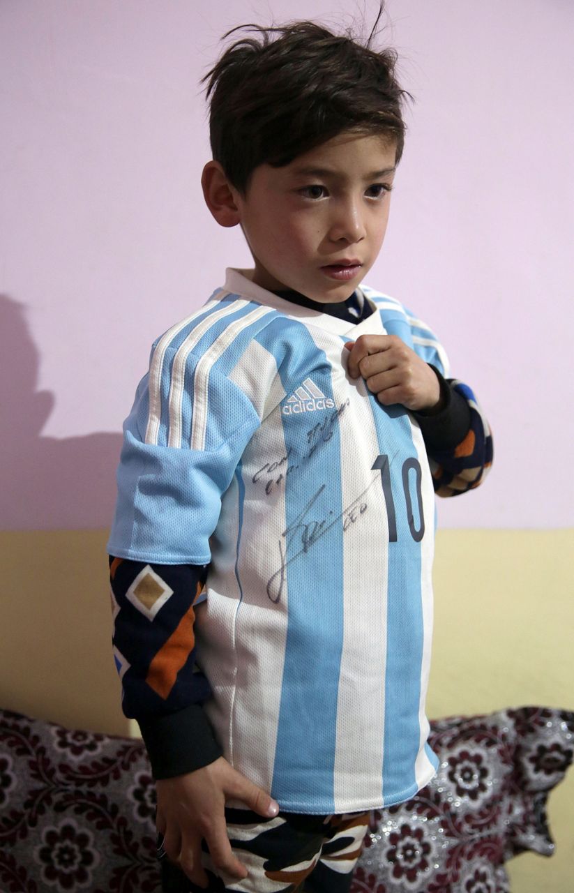 Young Afghan Messi fan threatened by criminals, Taliban