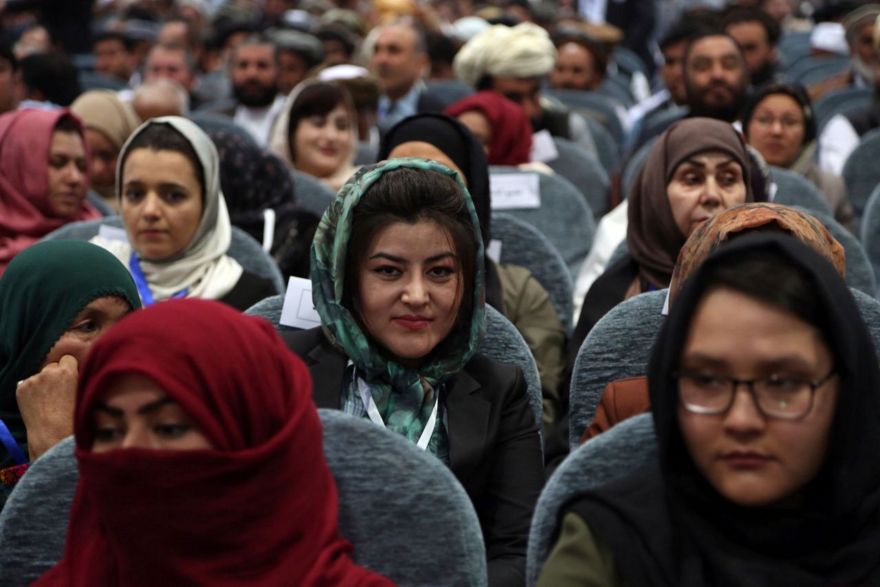 Afghan president holds council to set agenda for peace talks