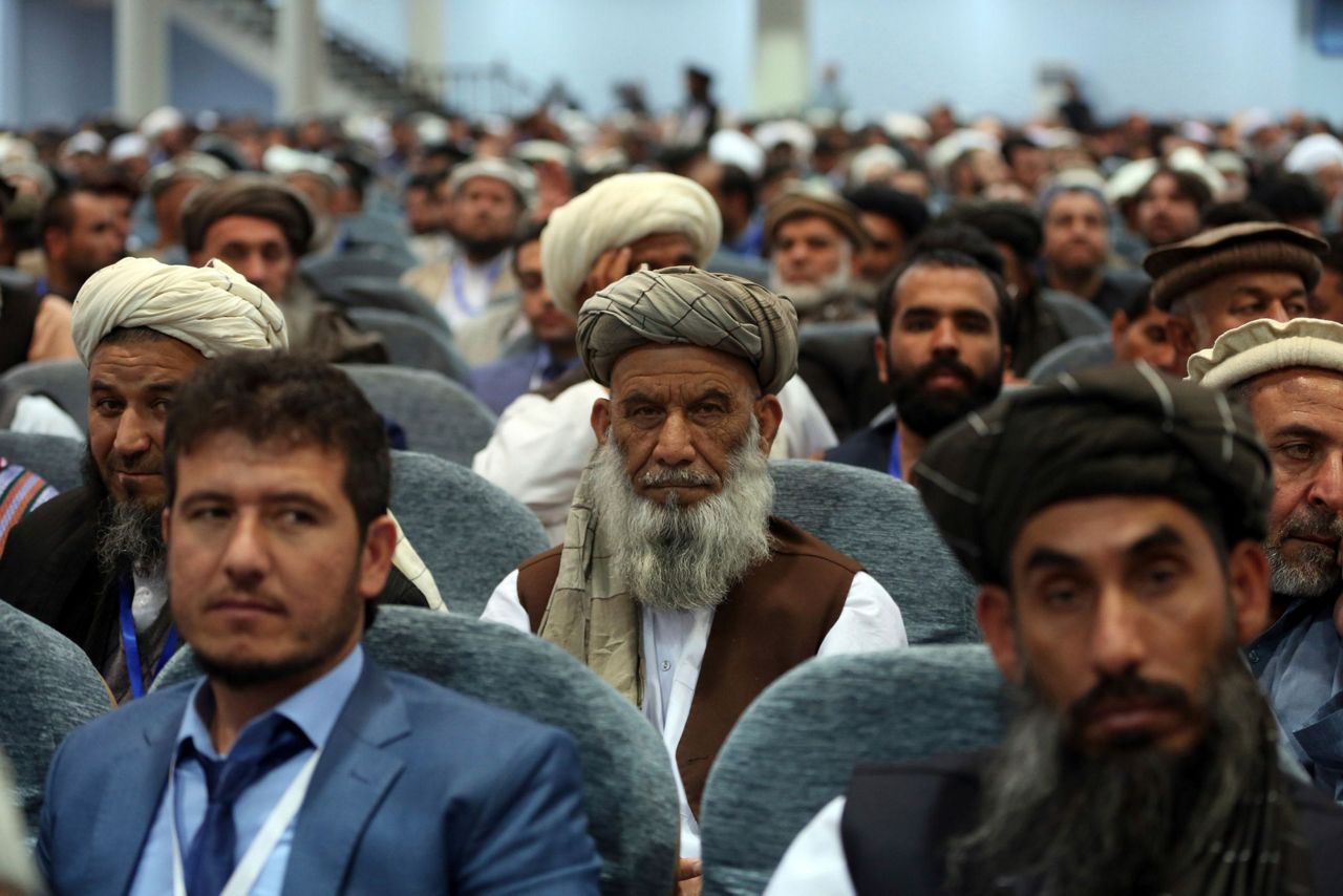 Afghan president holds council to set agenda for peace talks